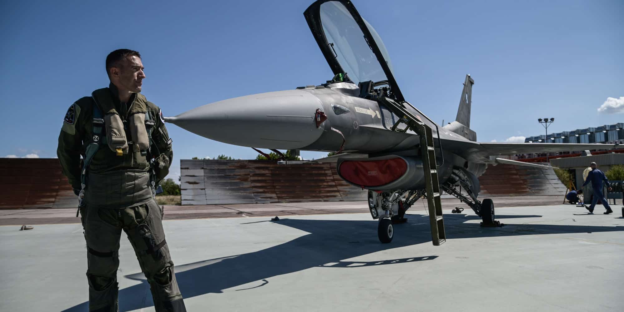 Έφτασαν τα πρώτα F-16 Viper στην Τανάγρα (εικόνες) – The Standard